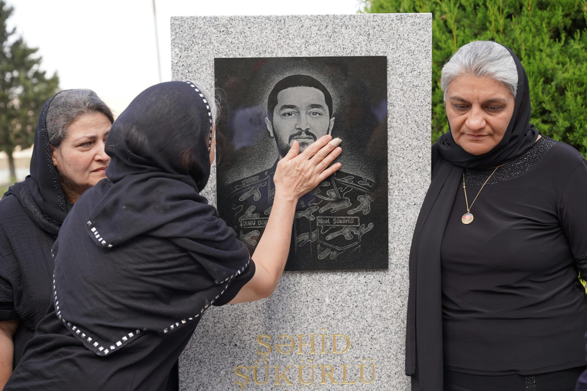 Memento Movie Explained: Unraveling Nolan's Masterpiece - First Draft ...